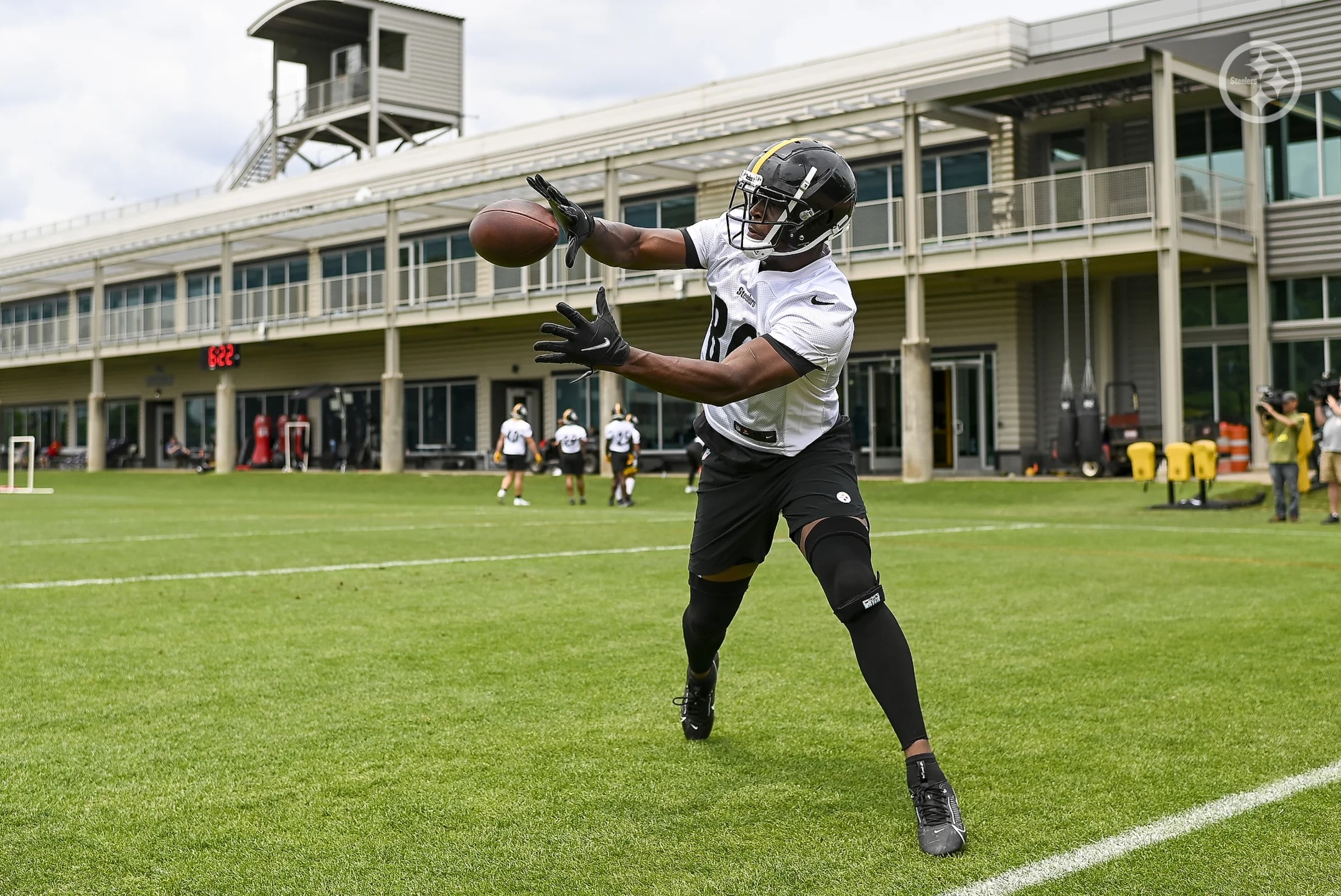 Steelers Rookie Phenom Darnell Washington Goes Viral For Sensational Play During 2023 Training Camp